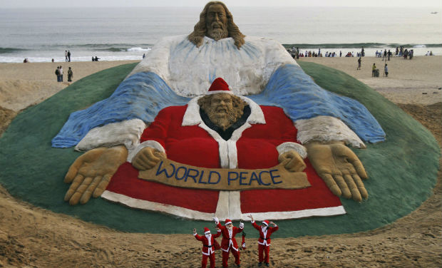 'World's Biggest Santa Clause': Sand Art by Sudarshan Patnaik - India ...