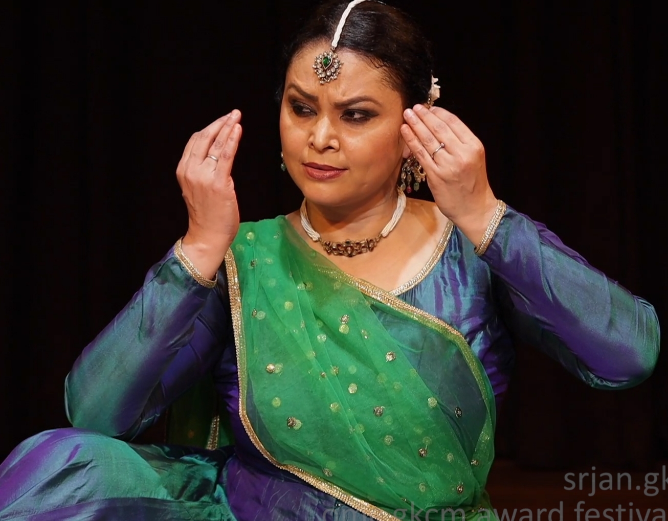 GKM Award Festival: Kathak Dancer Gauri Diwakar Exhibited Her Grace on ...